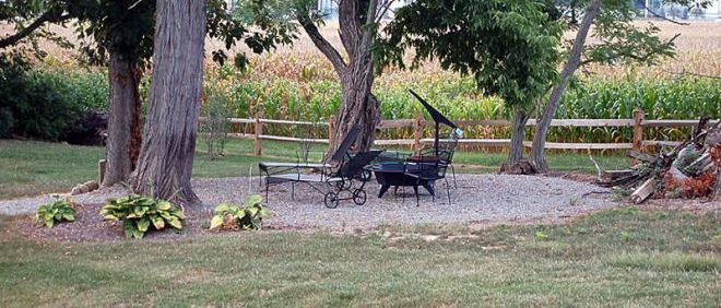 Grounds Tour – Simon Kenton Inn