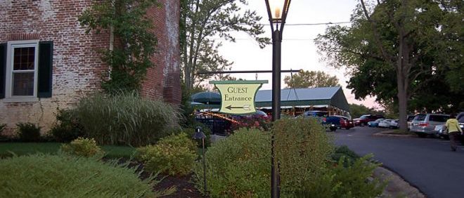 Grounds Tour – Simon Kenton Inn